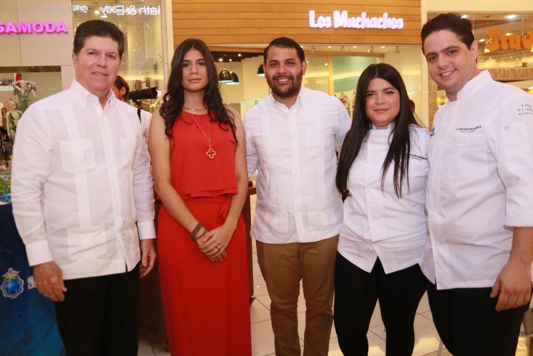 Paulette Tejada, Mikey Faxas y Carlos Romero, los primeros en Caribe ...