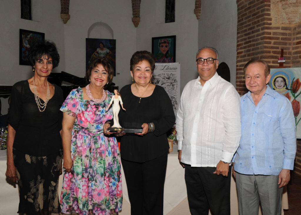 Centenario: Café Literario honra a Casandra | Con Sentido Social