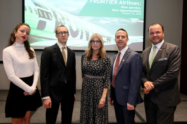 Frontier Airlines extiende sus servicios en el país - Con Sentido Social