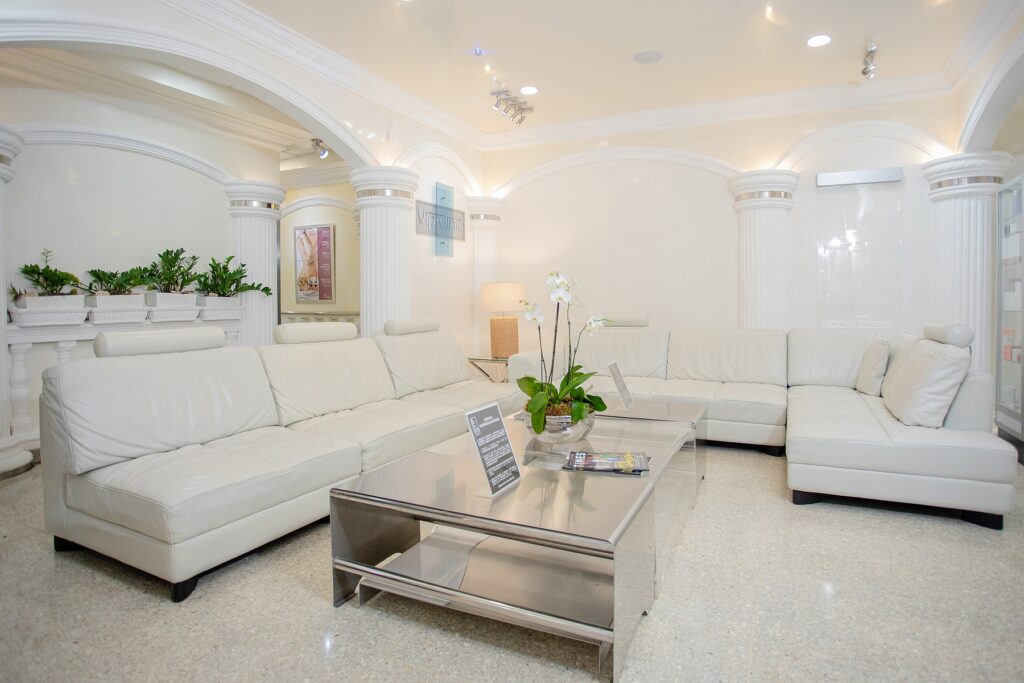 VIP Laser Clinic se renueva - Con Sentido Social