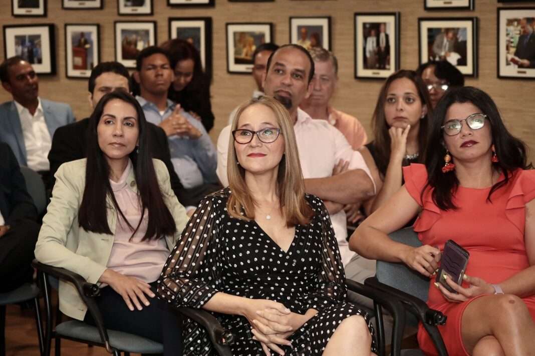 Libro Delega y transforma fue puesto a circular en el país - Con ...