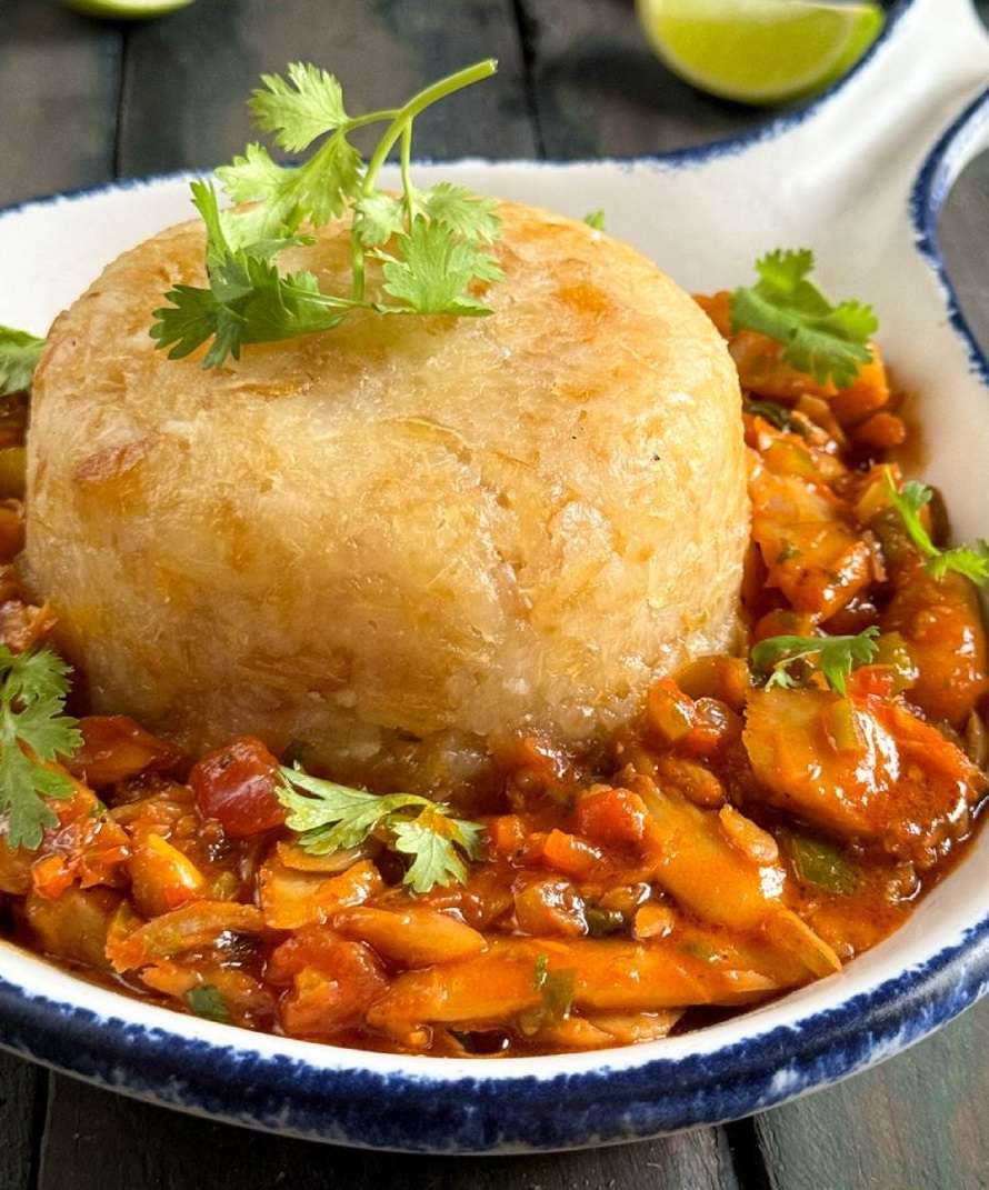 Aprende a hacer mofongo de yuca con bacalao noruego - Con Sentido Social